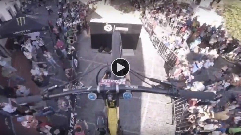Bernardo Cruz Chased By Remy Metailler At Taxco Urban DH 2016 | IMB ...