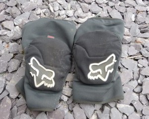 Fox Head Launch Enduro Knee Pads 2017 | Mountain Bike Reviews ...