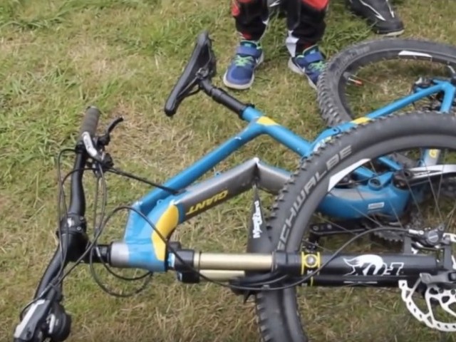 #WipeoutWednesdays: Destroyed Bike Frame – Big Crash Norco MTB Into ...