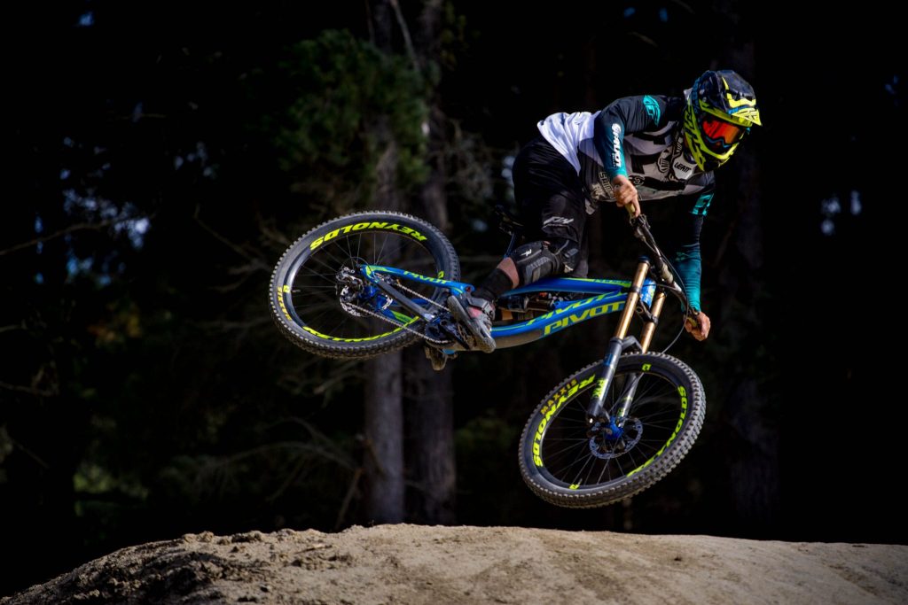 Rupert Chapman Joins Pivot Factory Racing Team For 2017 UCI Downhill ...