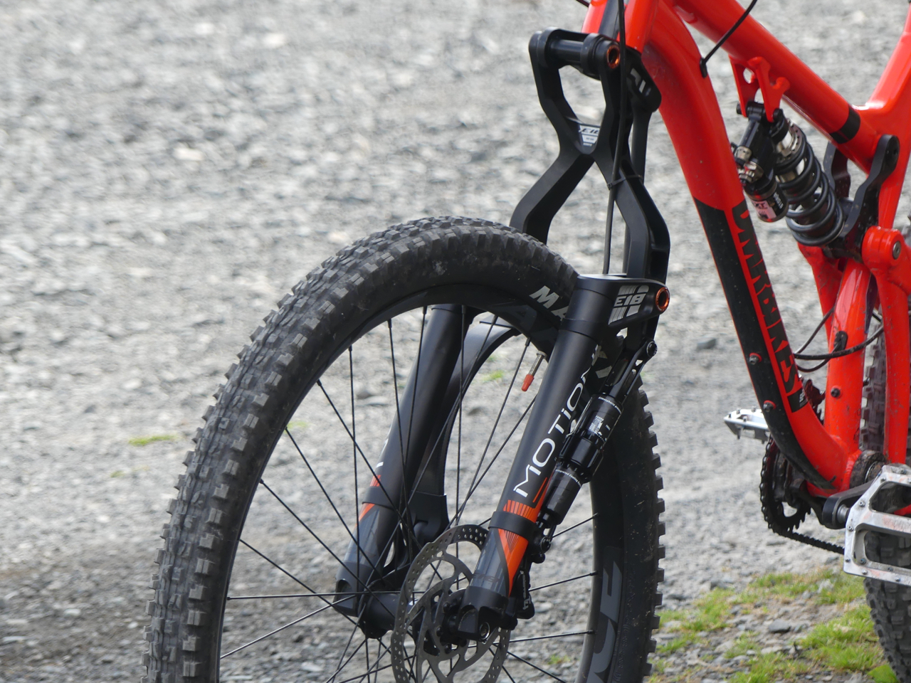 Motion Ride E 18 Linkage Forks 2019 Mountain Bike Reviews Suspension Forks IMB Free 